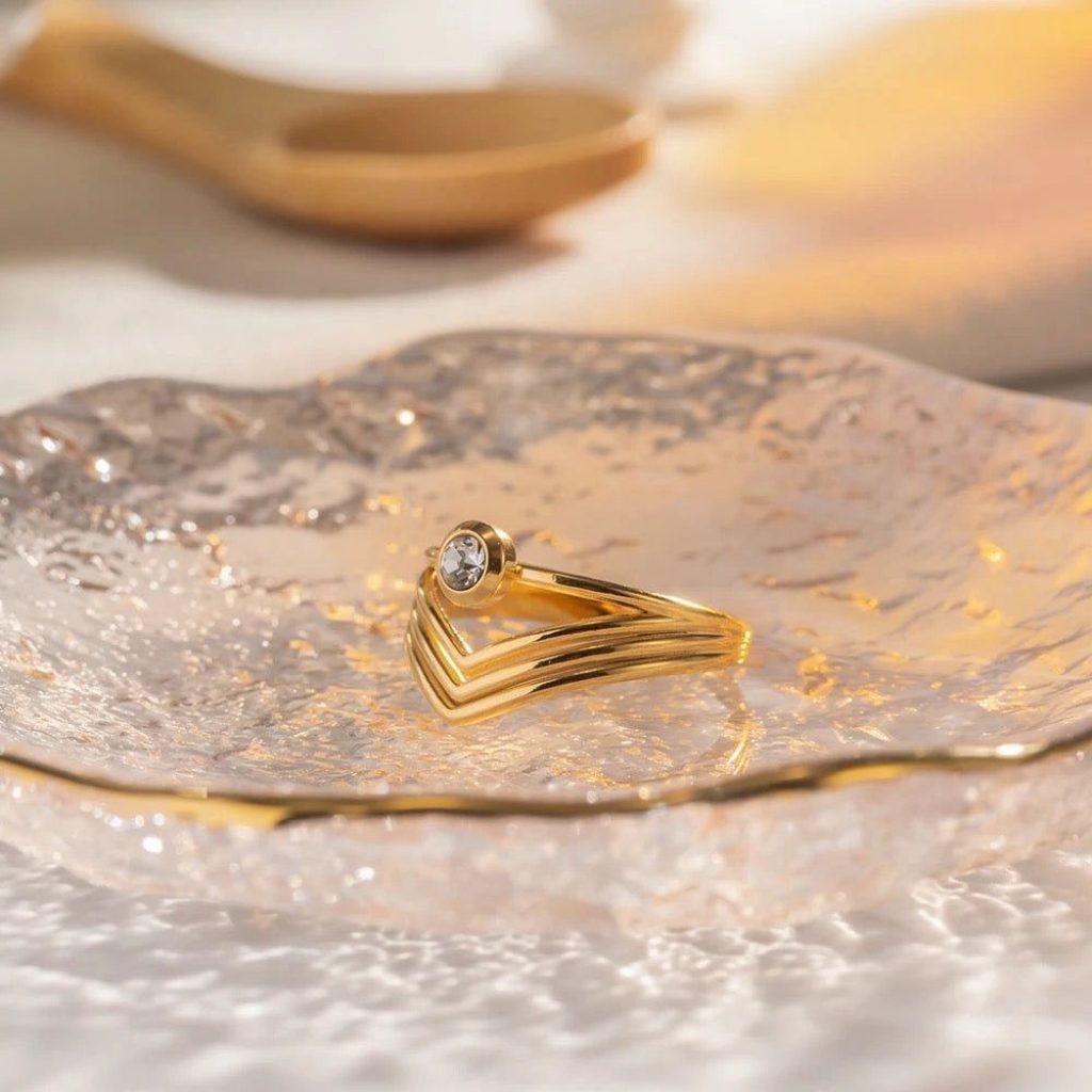 Golden Zenith Ring – Velvet Vows